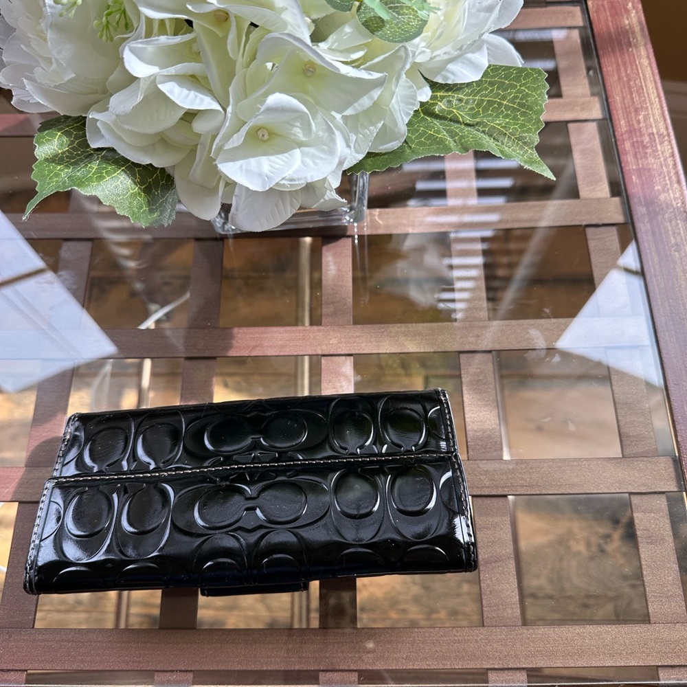 Coach Embossed Logo Black Patent Leather Wallet Excel… - Gem
